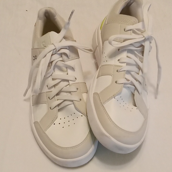 On Running | Shoes | Nwt On Cloud The Roger Clubhouse Size 85 Sneakers ...